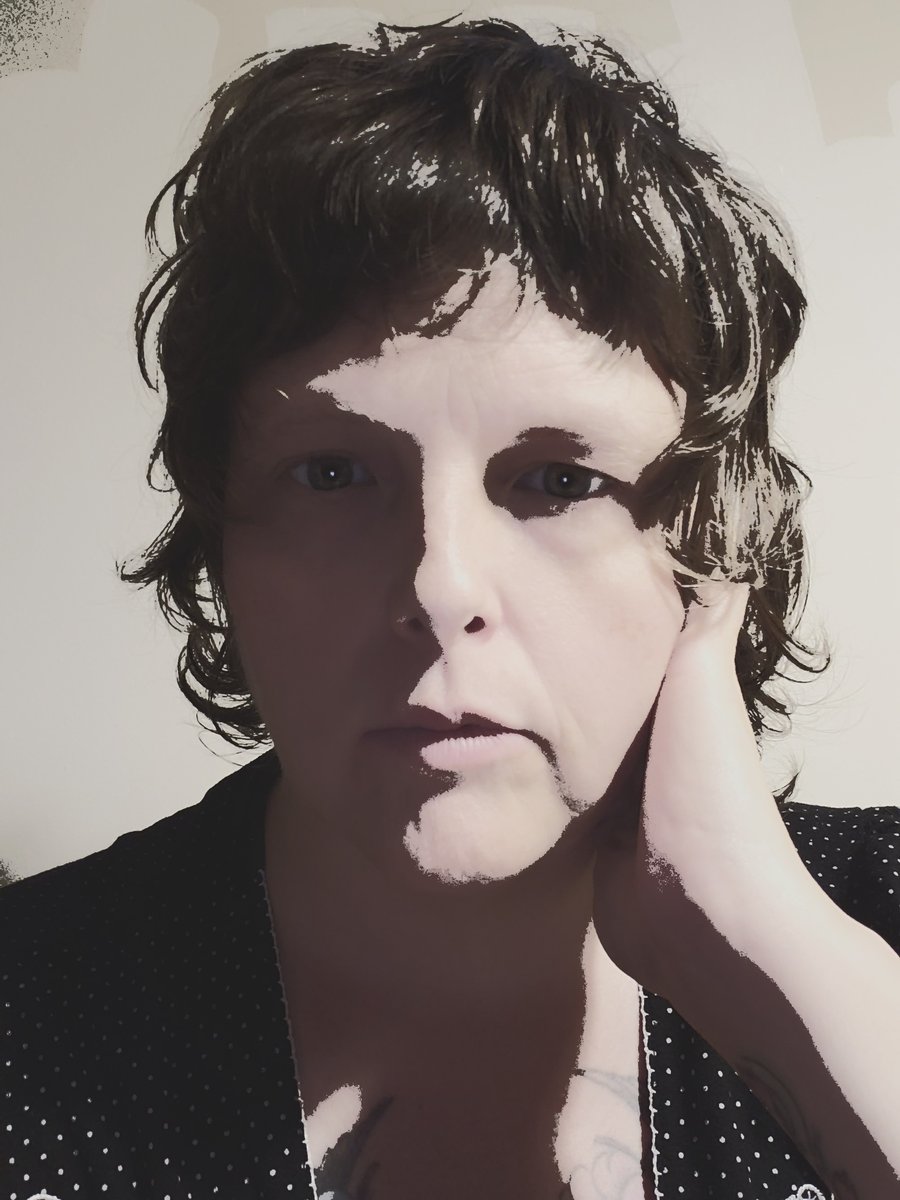 About the Artist | Christine Delay