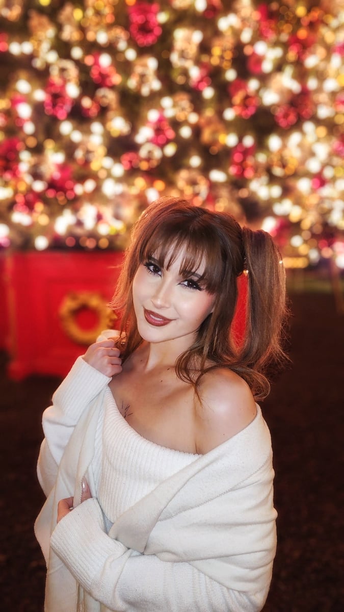 About T.R.A. / CV | Thalia Rosa Almeida (T.R.A.)