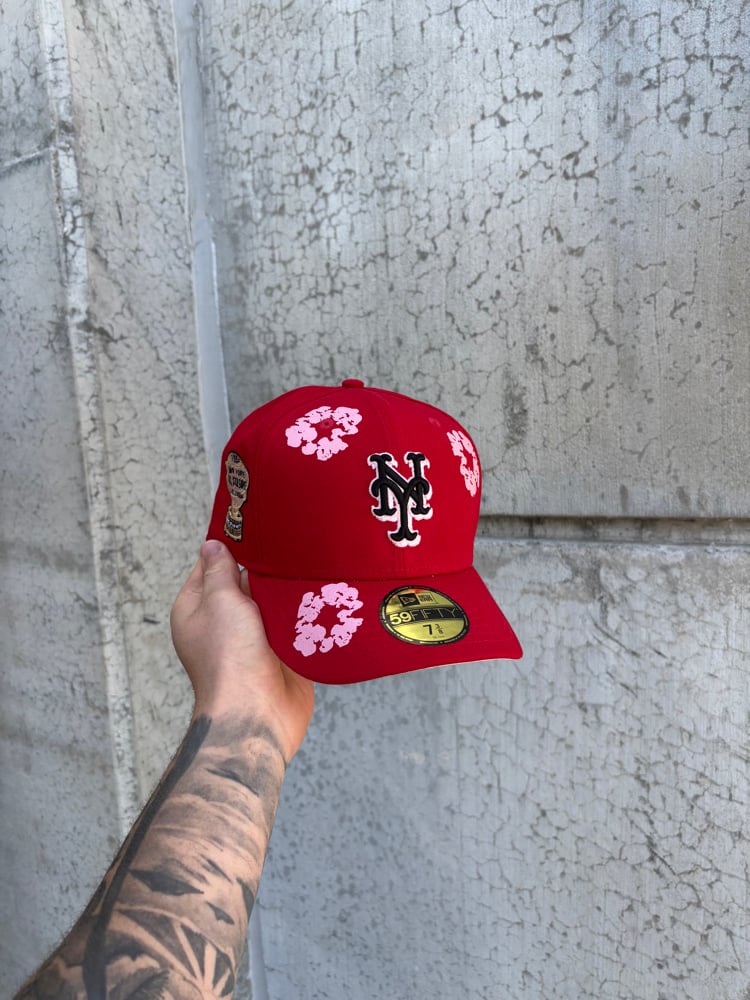 PINK BRIM RED NEW YORK METS CUSTOM FITTED CAP | WORLDWIDE RANK LLC