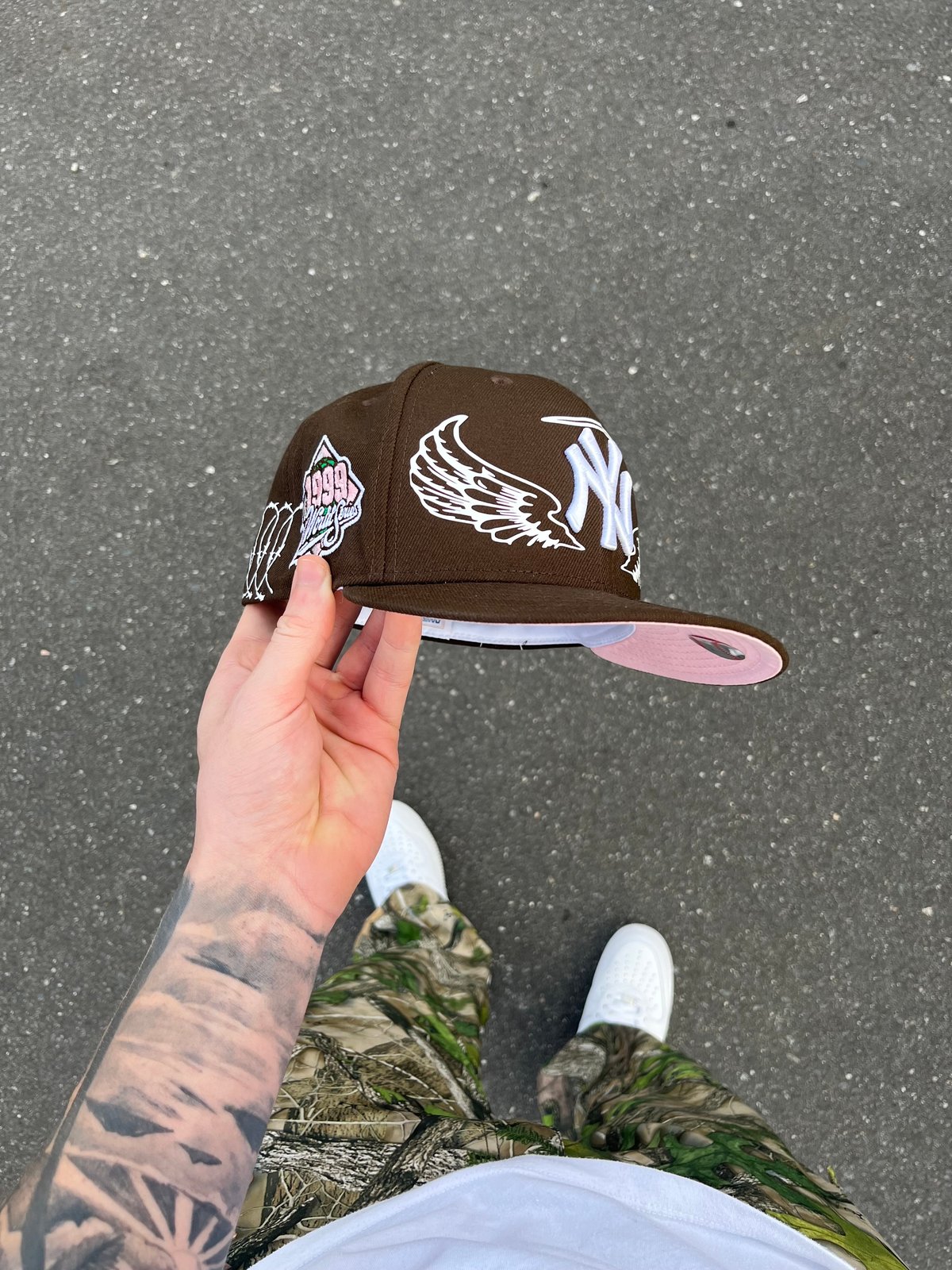 PINK BRIM BROWN NY YANKEES CUSTOM FITTED CAP | WORLDWIDE RANK LLC
