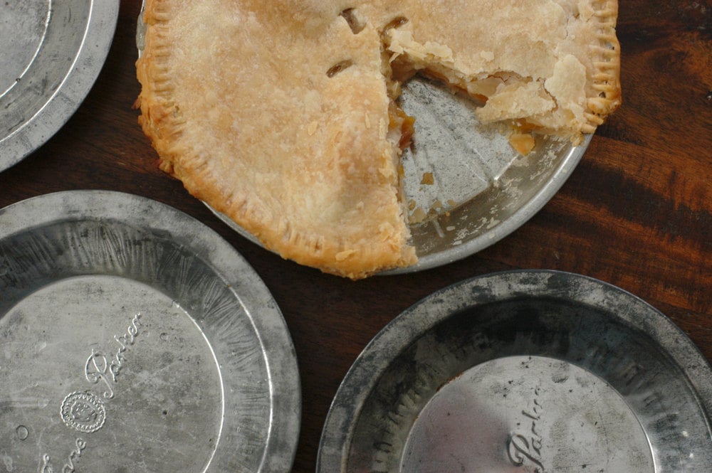 Vintage Pie Tin / bonnbonn