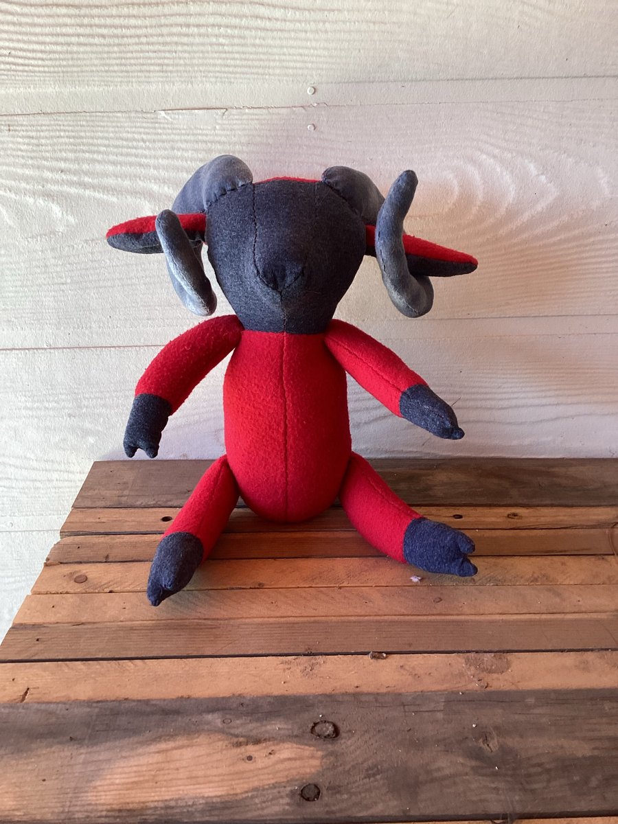 Red Sheep | Tat2dQuilter