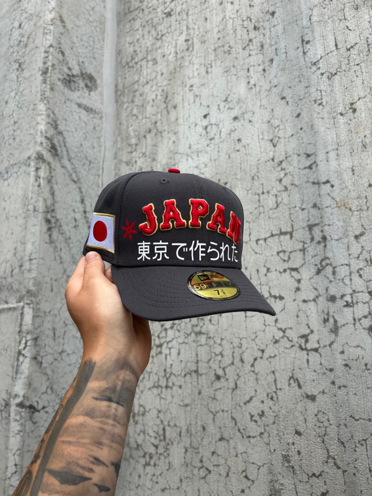TOKYO ASPHALT GREY JAPAN BASEBALL CUSTOM FITTED CAP | WORLDWIDE RANK LLC