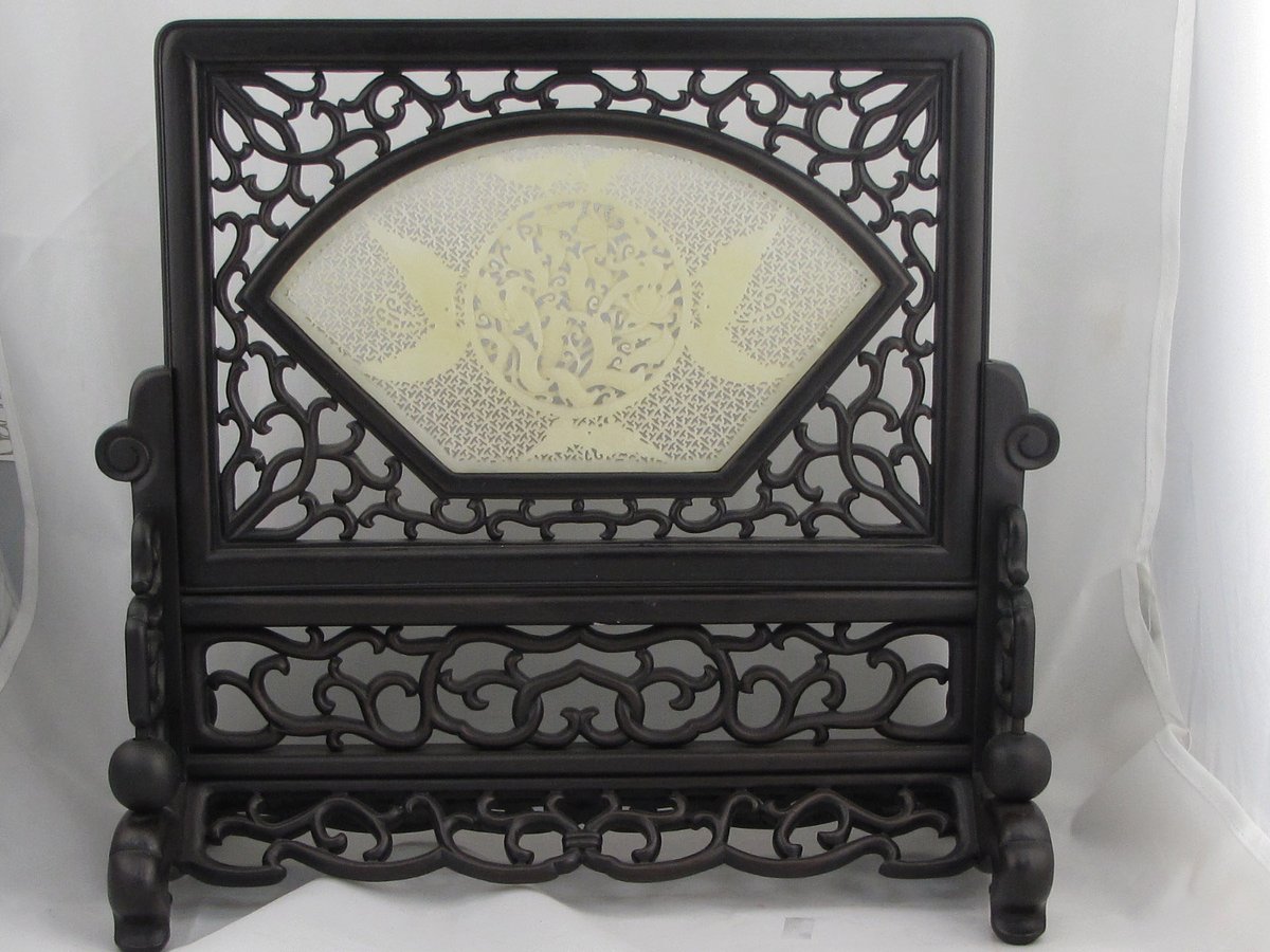 CHINESE TABLE SCREEN WITH JADE PLAQUE OF BIRDS & LEAVES | Baum Galleries