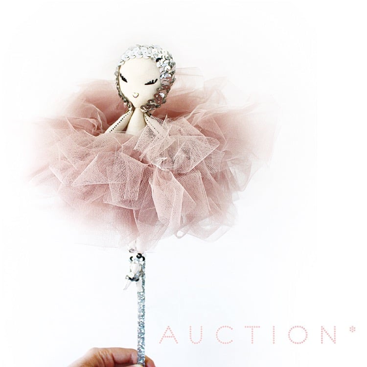 Instagram AUCTION - "ONE OF A KIND" Maven Miniature / Maven Dolls