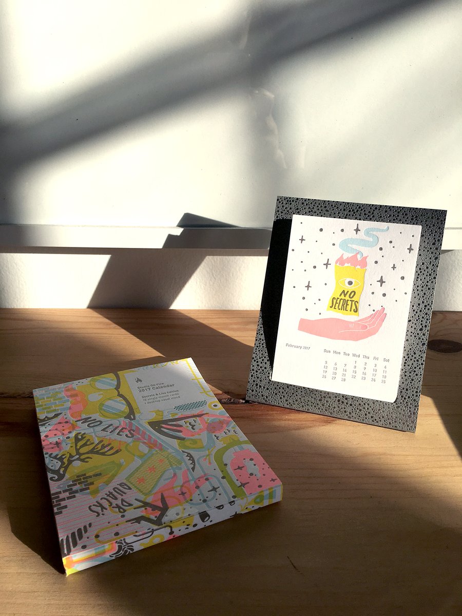 2017 Studio on Fire Desk Calendar / hello emma - shop