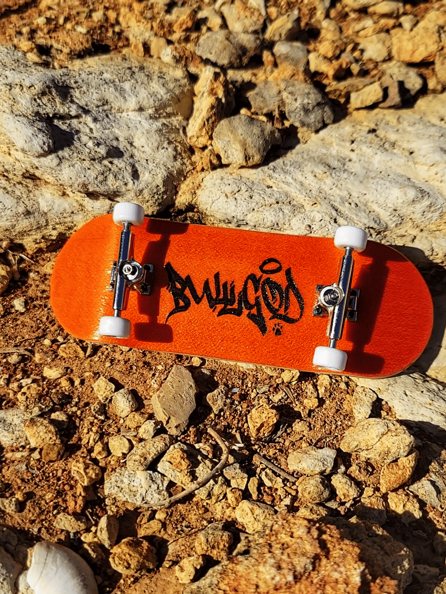 Graffiti Tag | PRO & Premium Fingerboard | BULLGOD Fingerboards Fingerskate