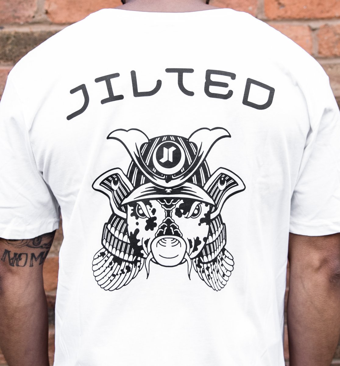 Catch Em (Tee) / JILTED ROYALTY