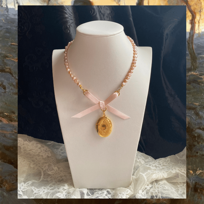 THE LILY LOCKET (PEARL) | LUNA DE SANGRE