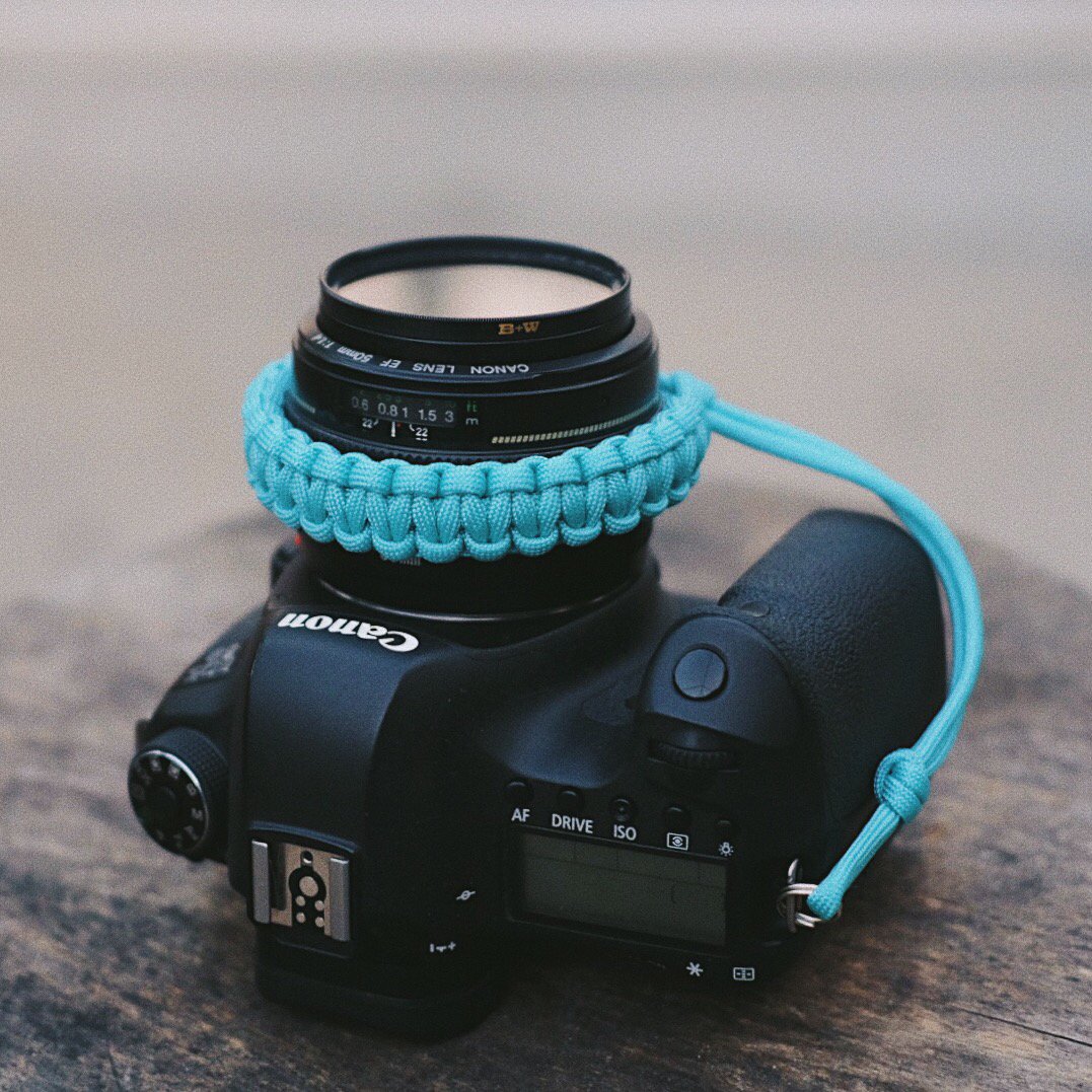 Diamond blue camera wrist strap | Strapsbyelroobs