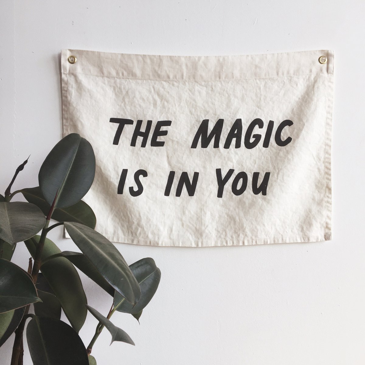 MAGIC Flag - Ivory | Grapefruit