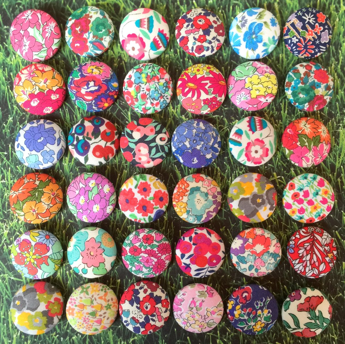 Liberty Buttons | The Crafty Squirrel