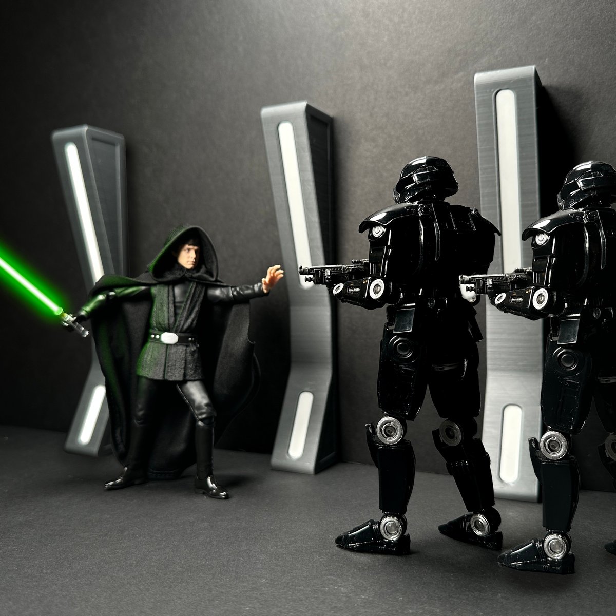 Venator Column | 2797 studios