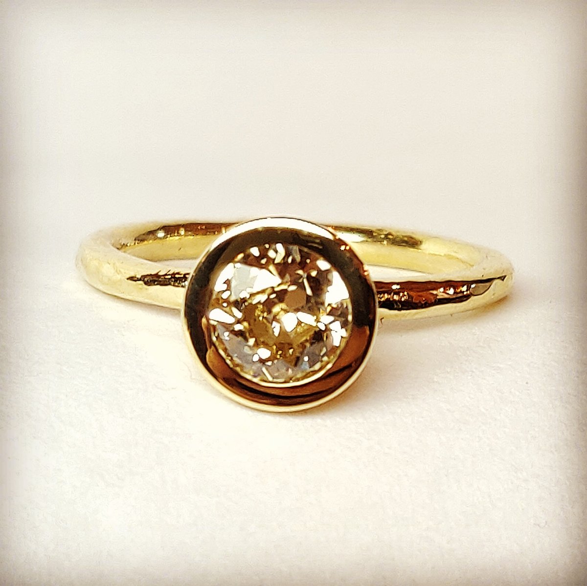 0.82ct Solitaire / emenel goudsmeden