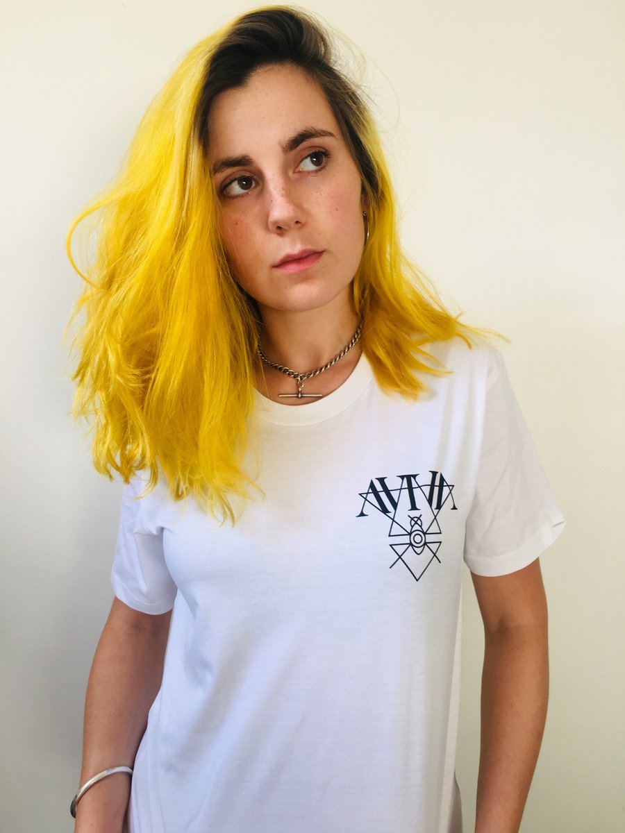 White AViVA Tee | This Is AViVA Store