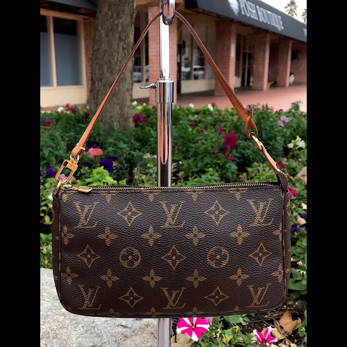 Louis Vuitton Monogram Pochette Accessories | Posh Boutique