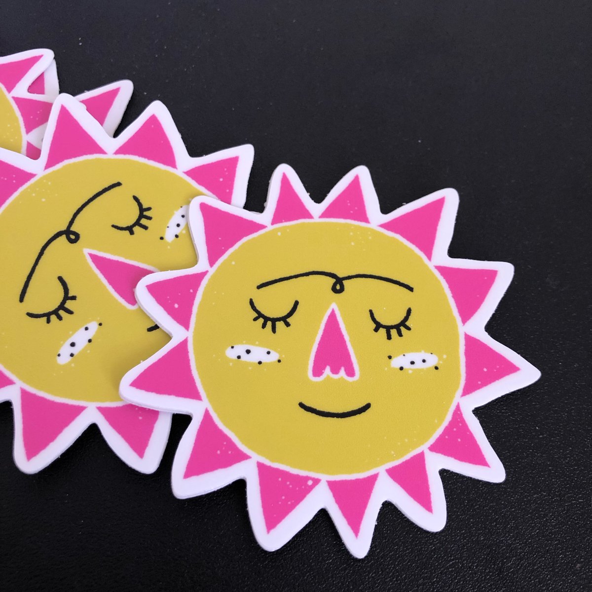 Happy Sun sticker | Kat Lamp