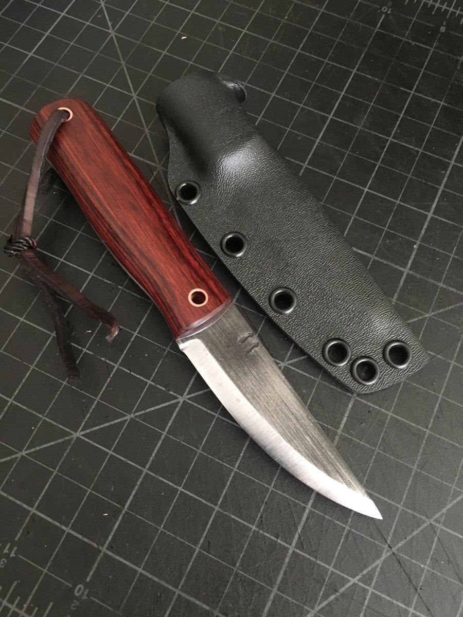 Products | 2 Arrow Knives