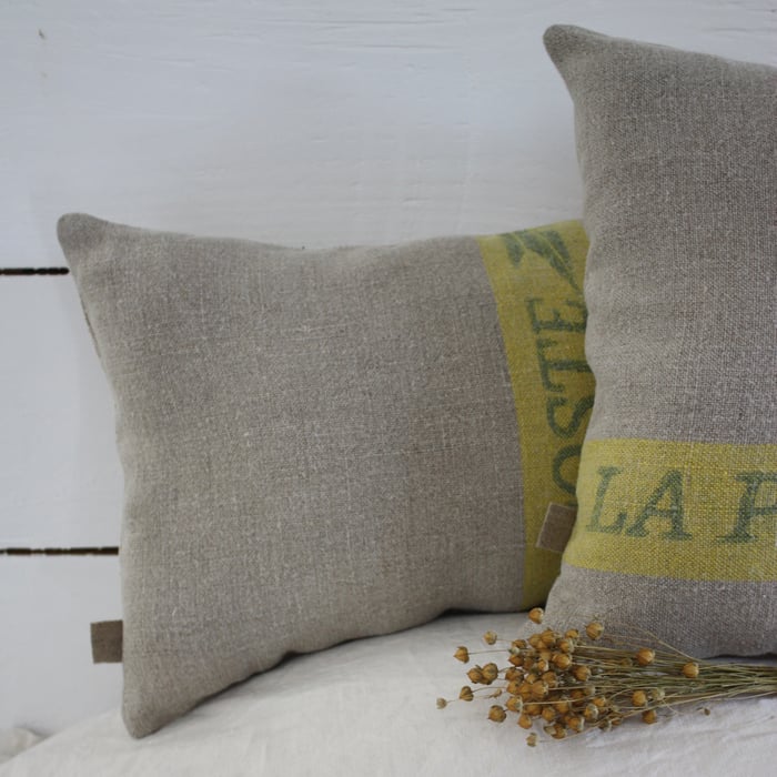 Coussins La Poste Bandeau Jaune. | Le Grenier de Ninon