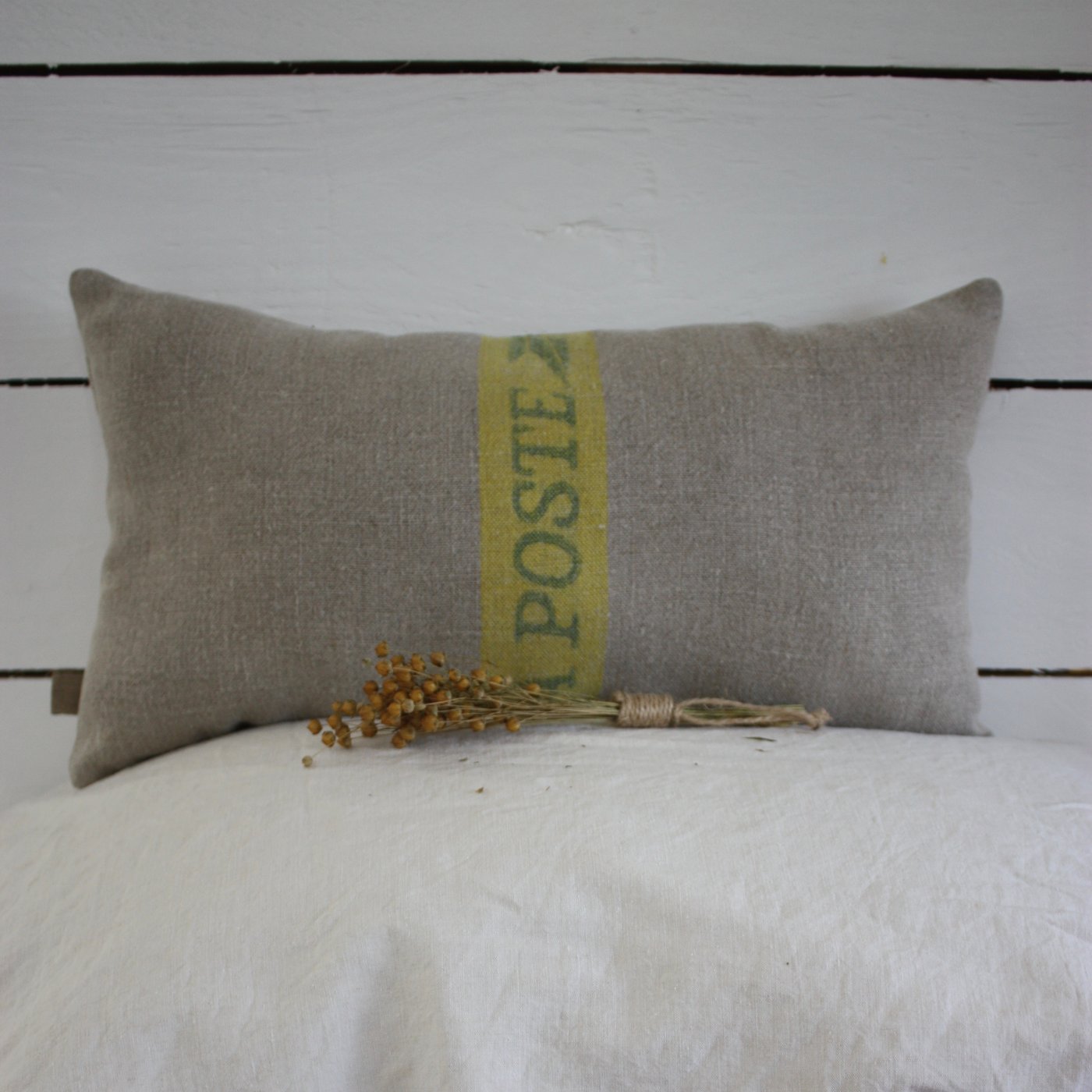 Coussins La Poste Bandeau Jaune. | Le Grenier de Ninon