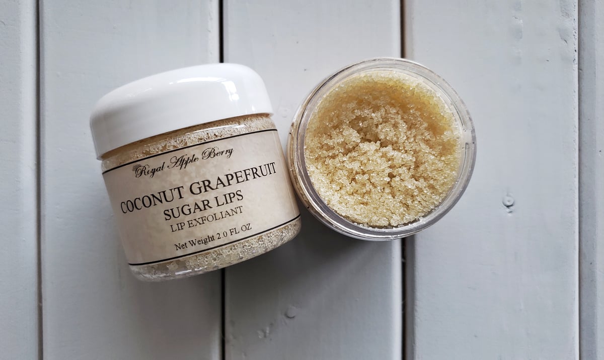 COCONUT GRAPEFRUIT SUGAR LIPS LIP EXFOLIATE | Royal Apple Berry