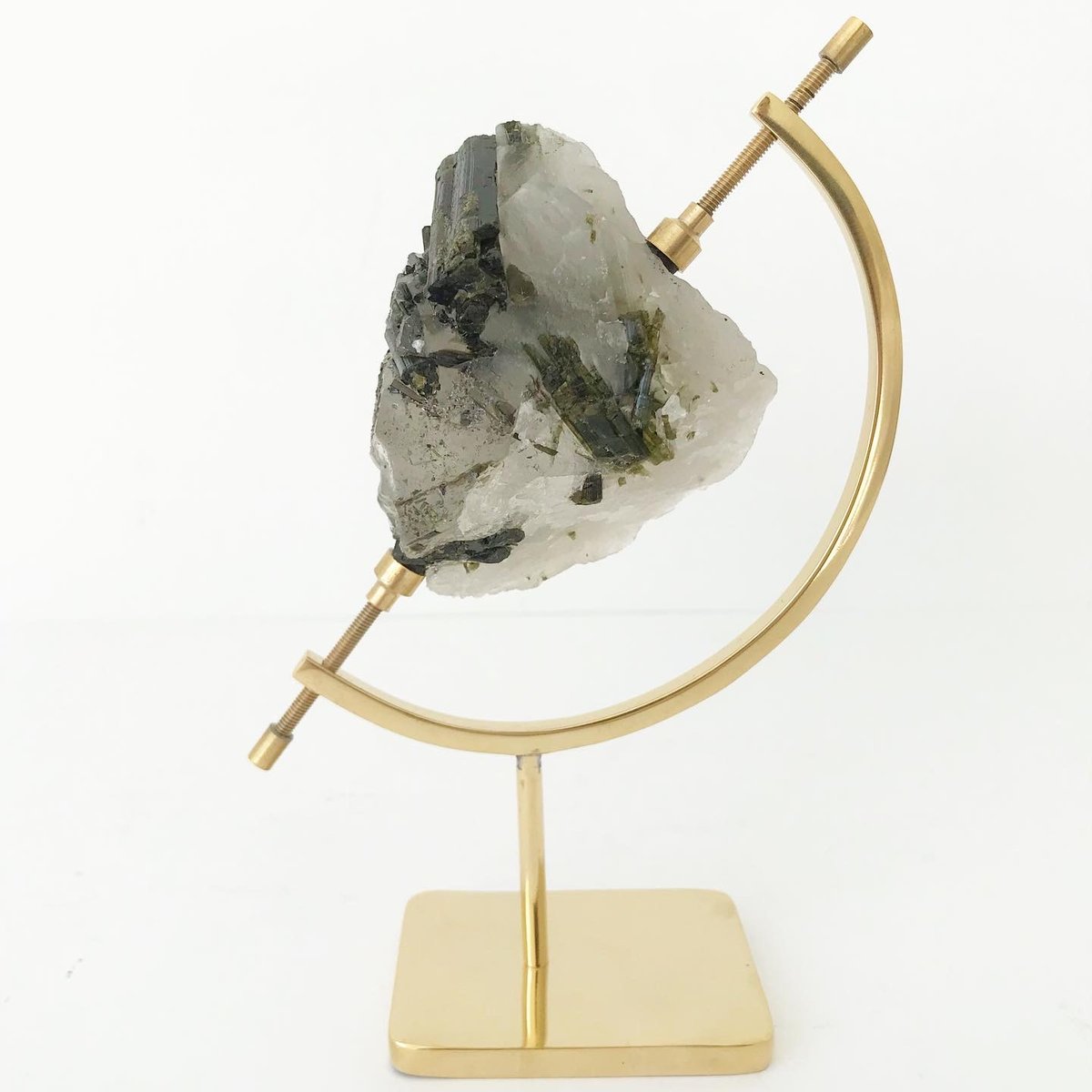 Green Tourmaline no.03 + Brass Arc Stand | Vintau