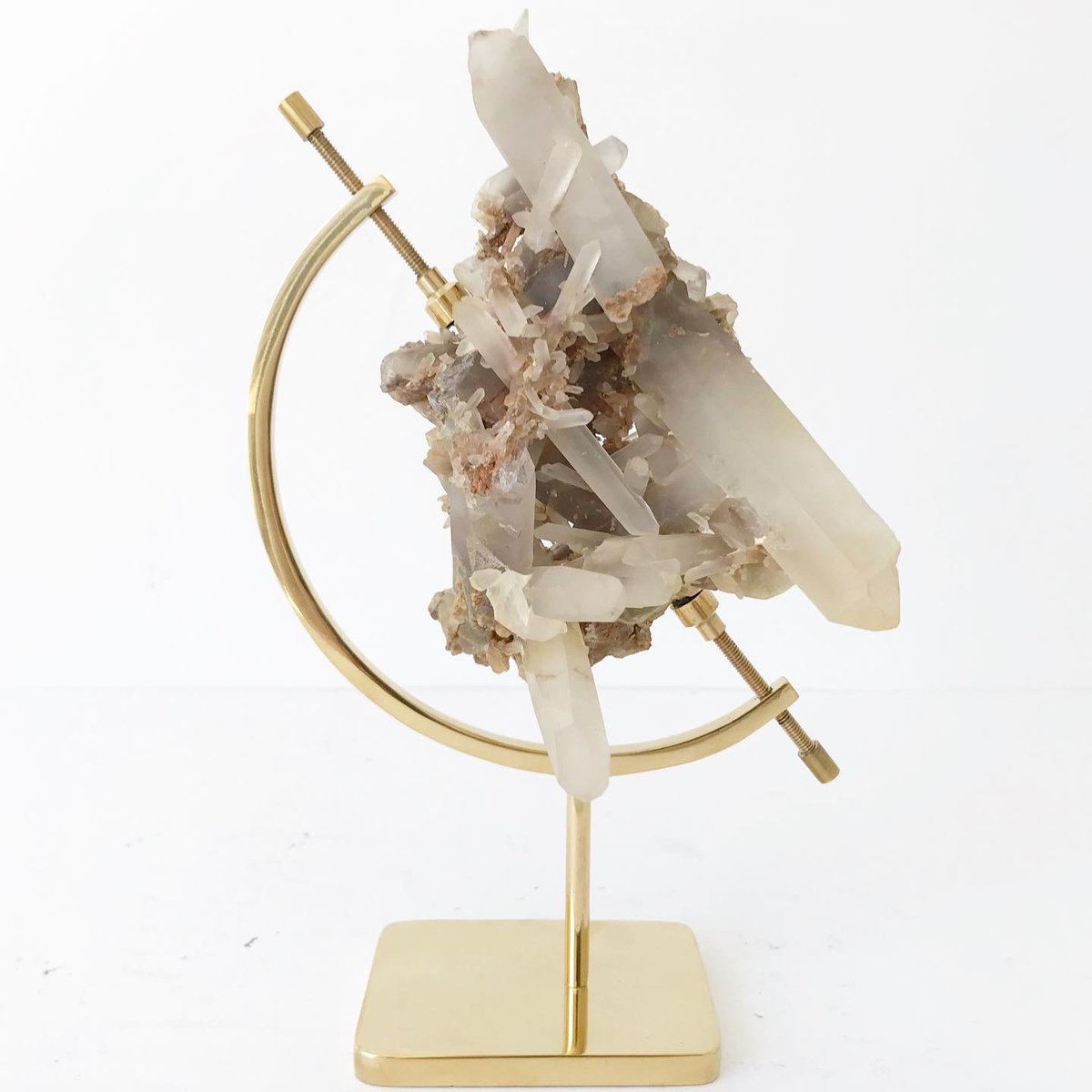 Quartz no.96 + Brass Arc Stand | Vintau