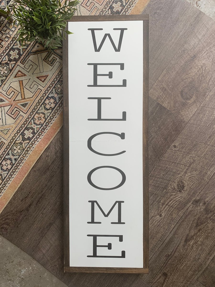 Welcome (vertical) | Chalked signs
