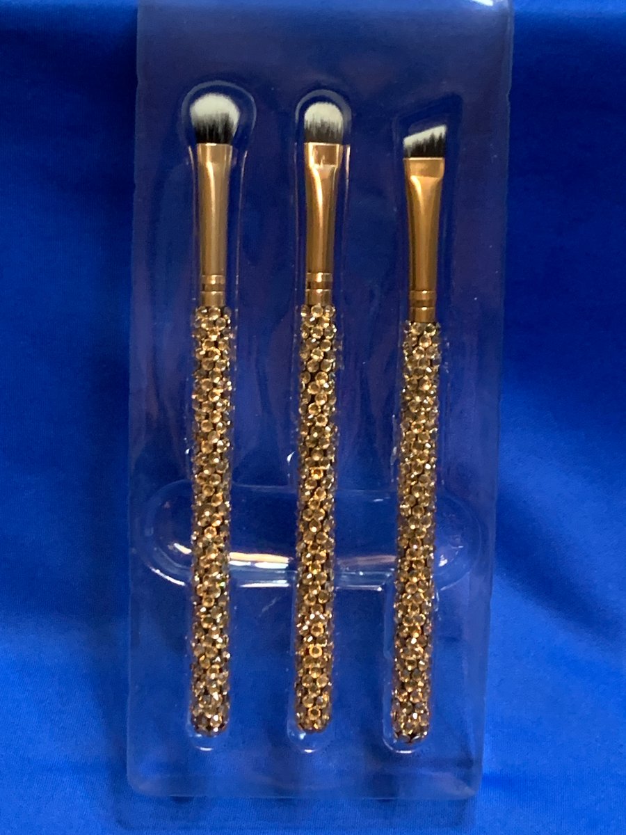 BLING MAKE UP BRUSH | VeraBluCreations Bling Boutique & Spa