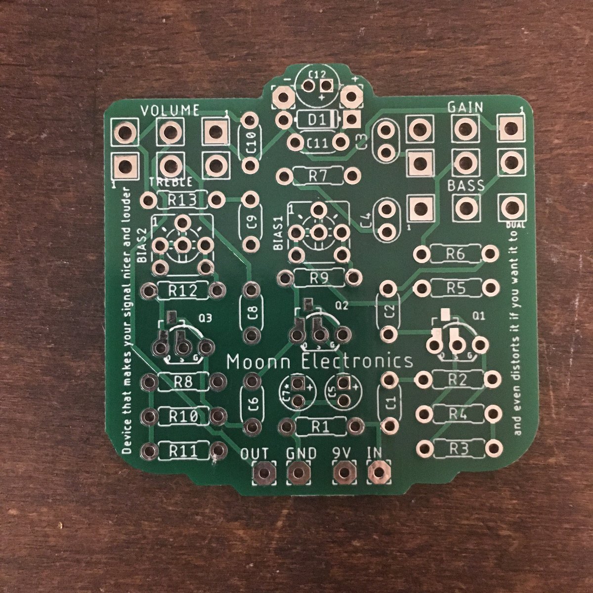 Device that makes your signal nicer and louder and even distorts it if you want it to | Moonn ...