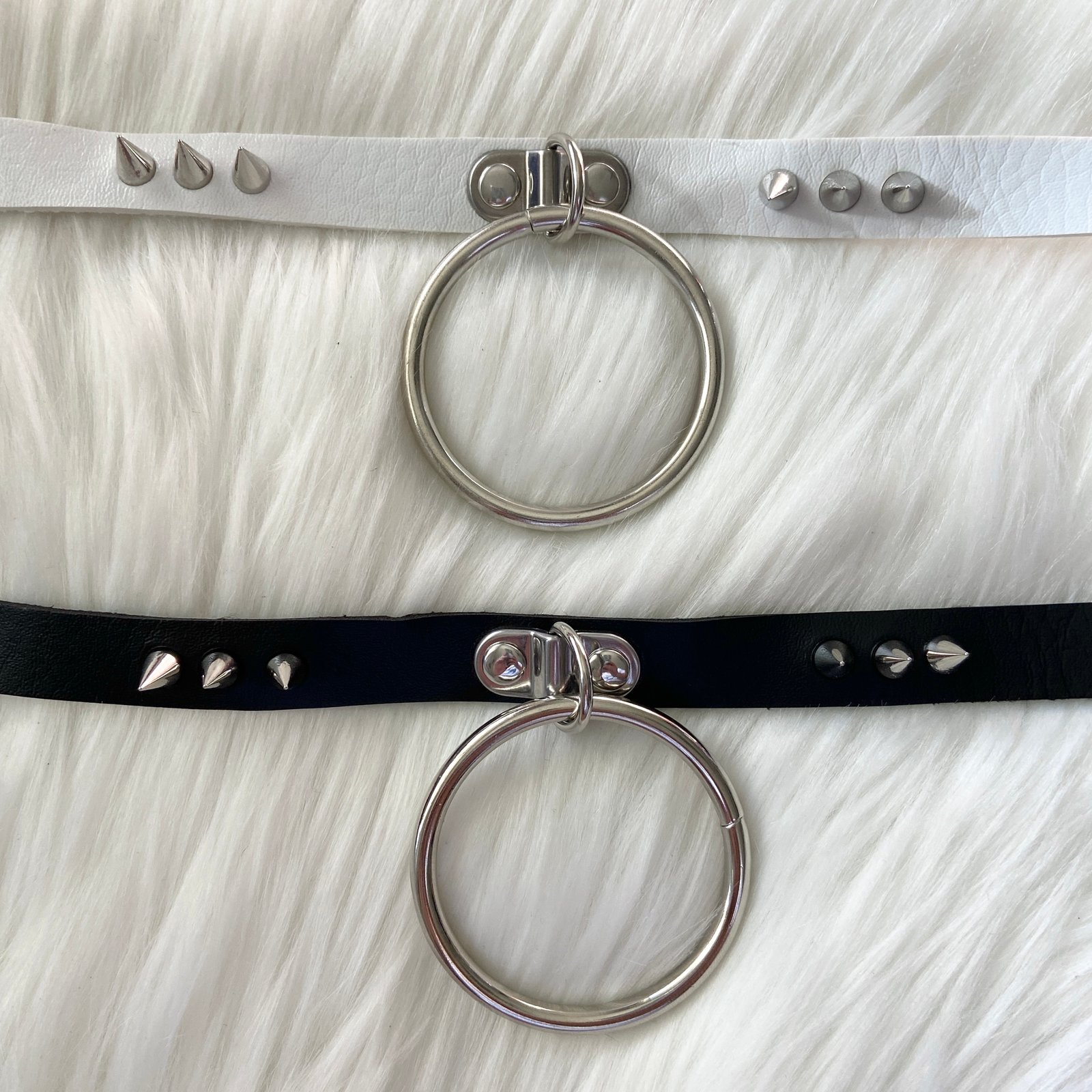 Black/White Hand Studded O-Ring Choker | A Whole New Witch