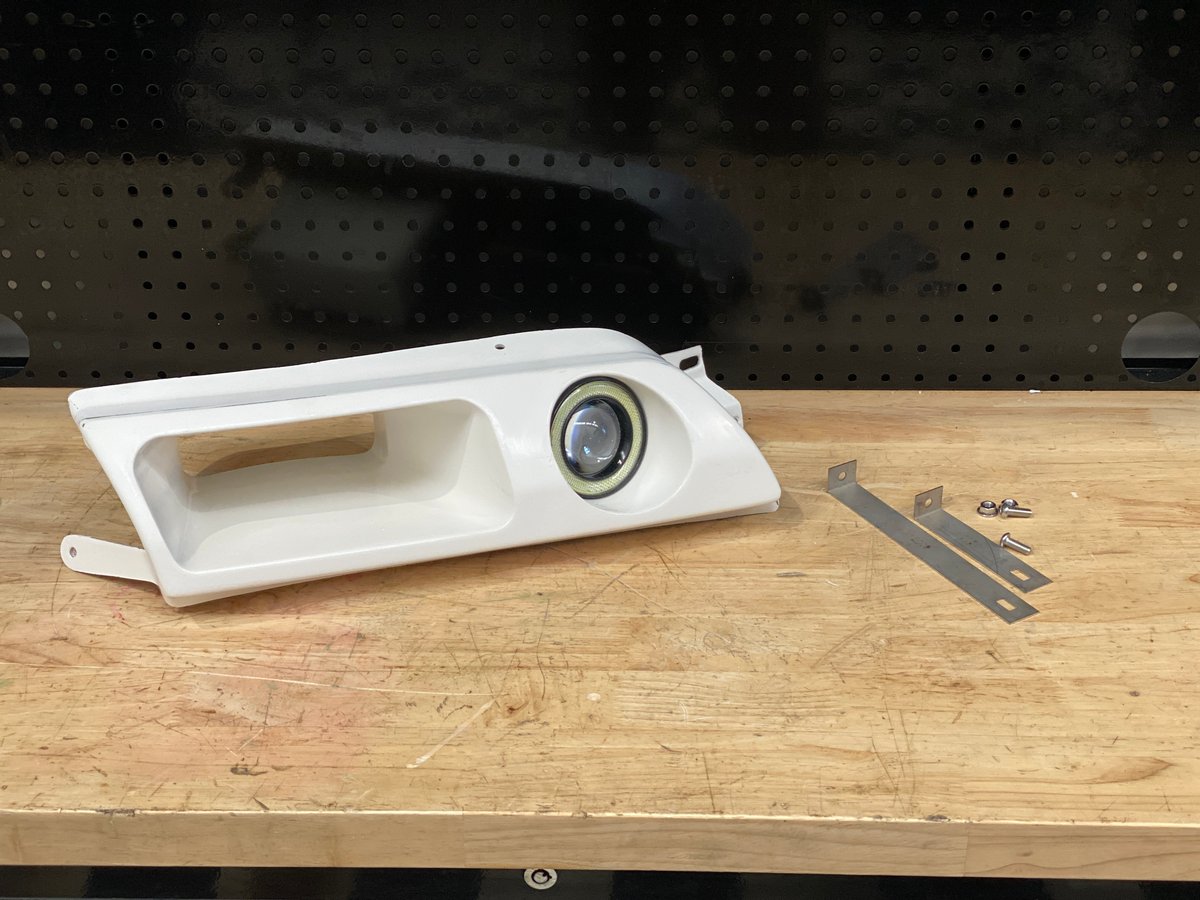 R32 Skyline Driver Side Headlight Duct | Motive