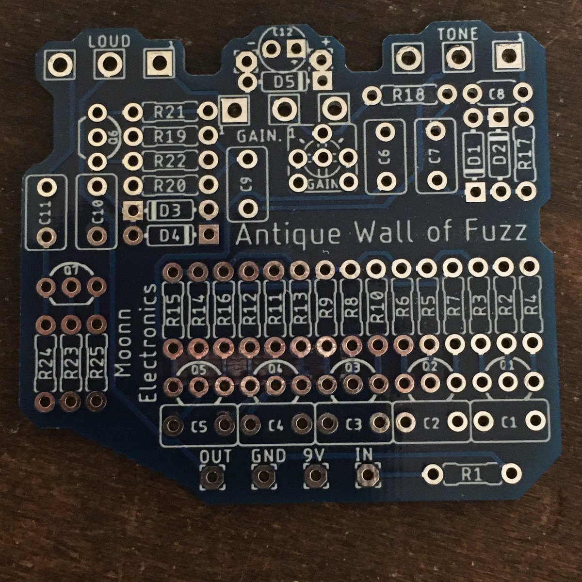 Antique Wall Of Fuzz | Moonn Electronics