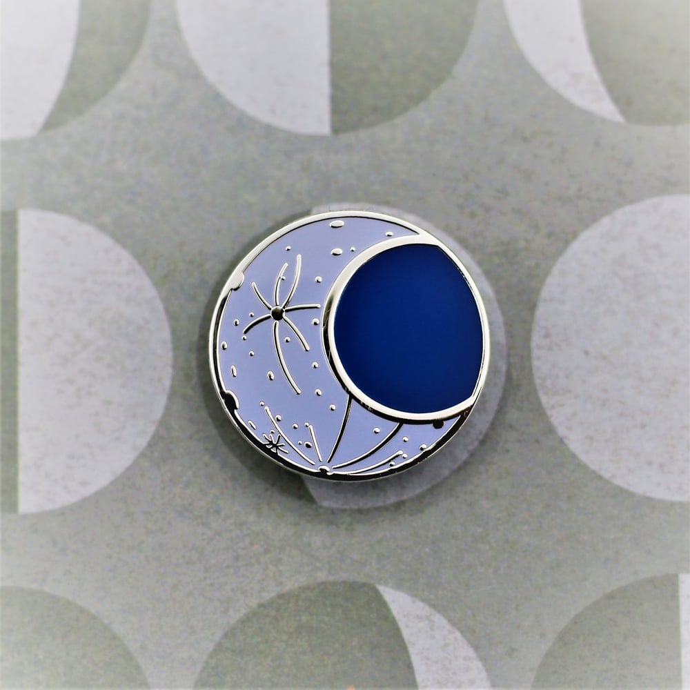 Moon : Silver Pin | vipi.ink