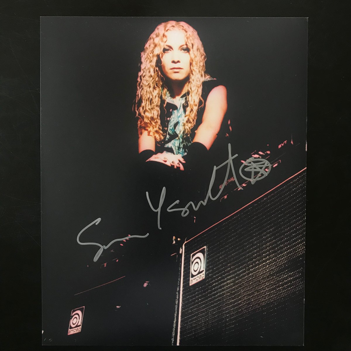 Sean Yseult signed photos “Close Up” | Sean Yseult signed photos and ...