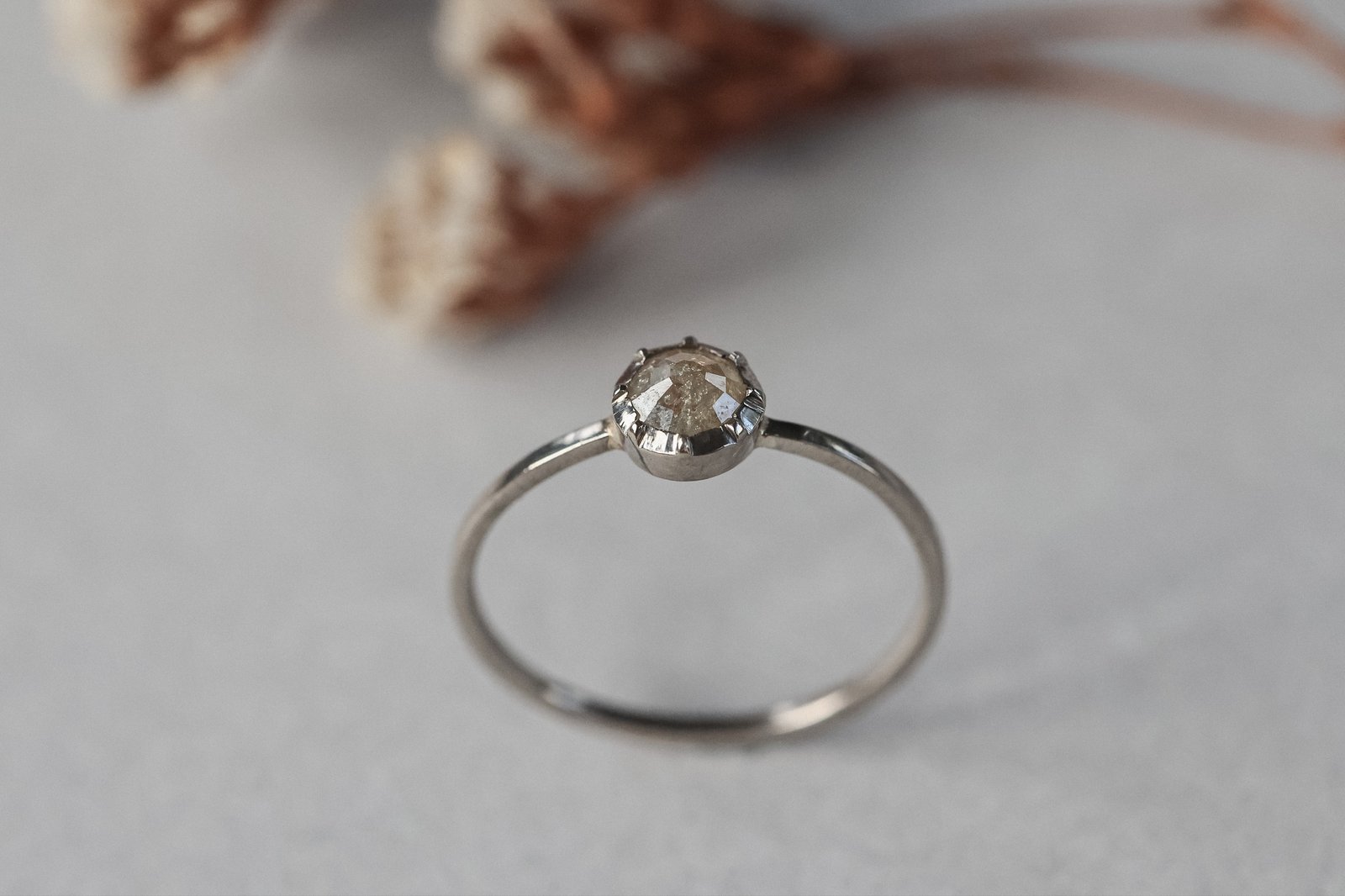 *SALE - was £1950* 18ct White gold, pale Brown Grey diamond ring ...