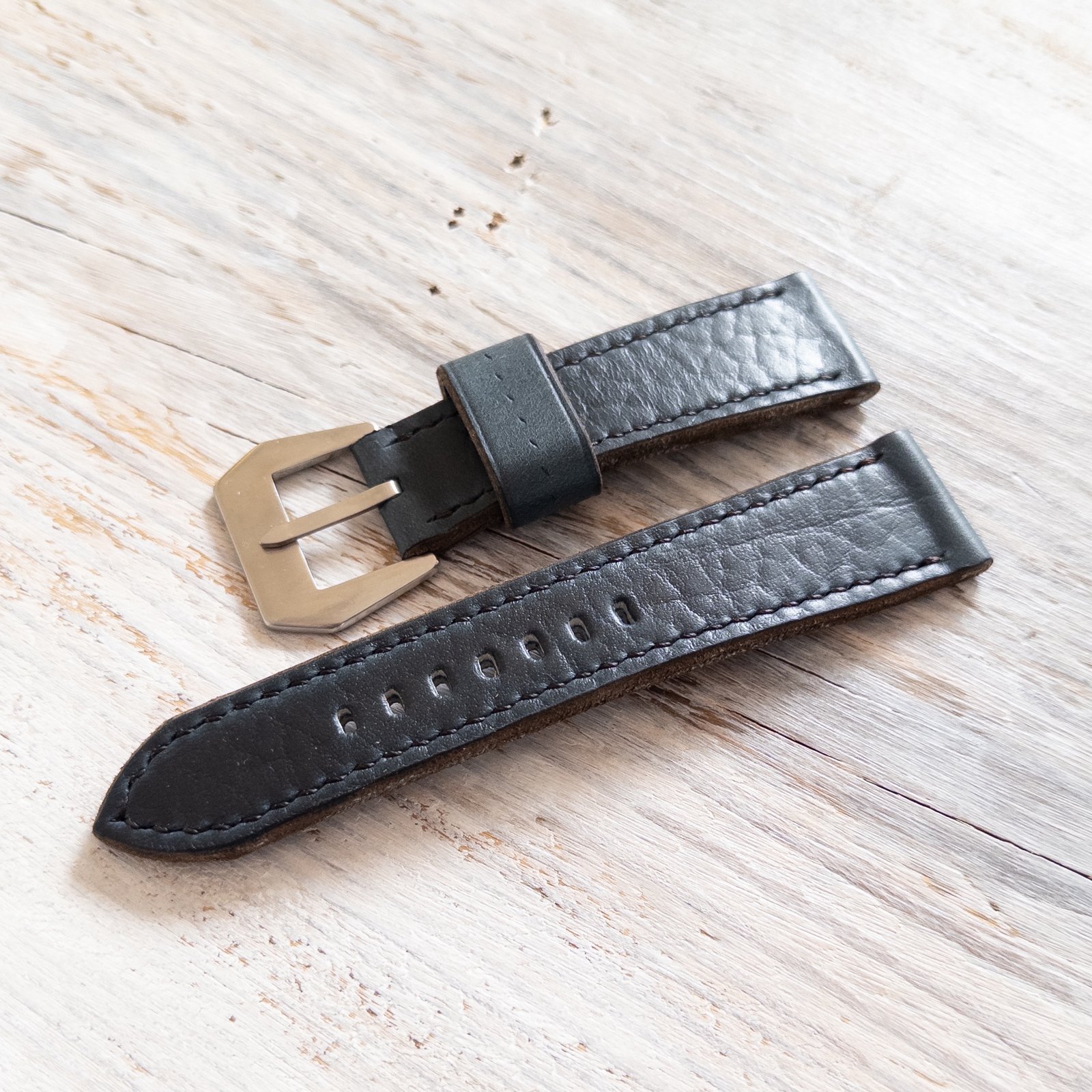 Horween Chromexcel - Bison Navy | Watchstrapheaven