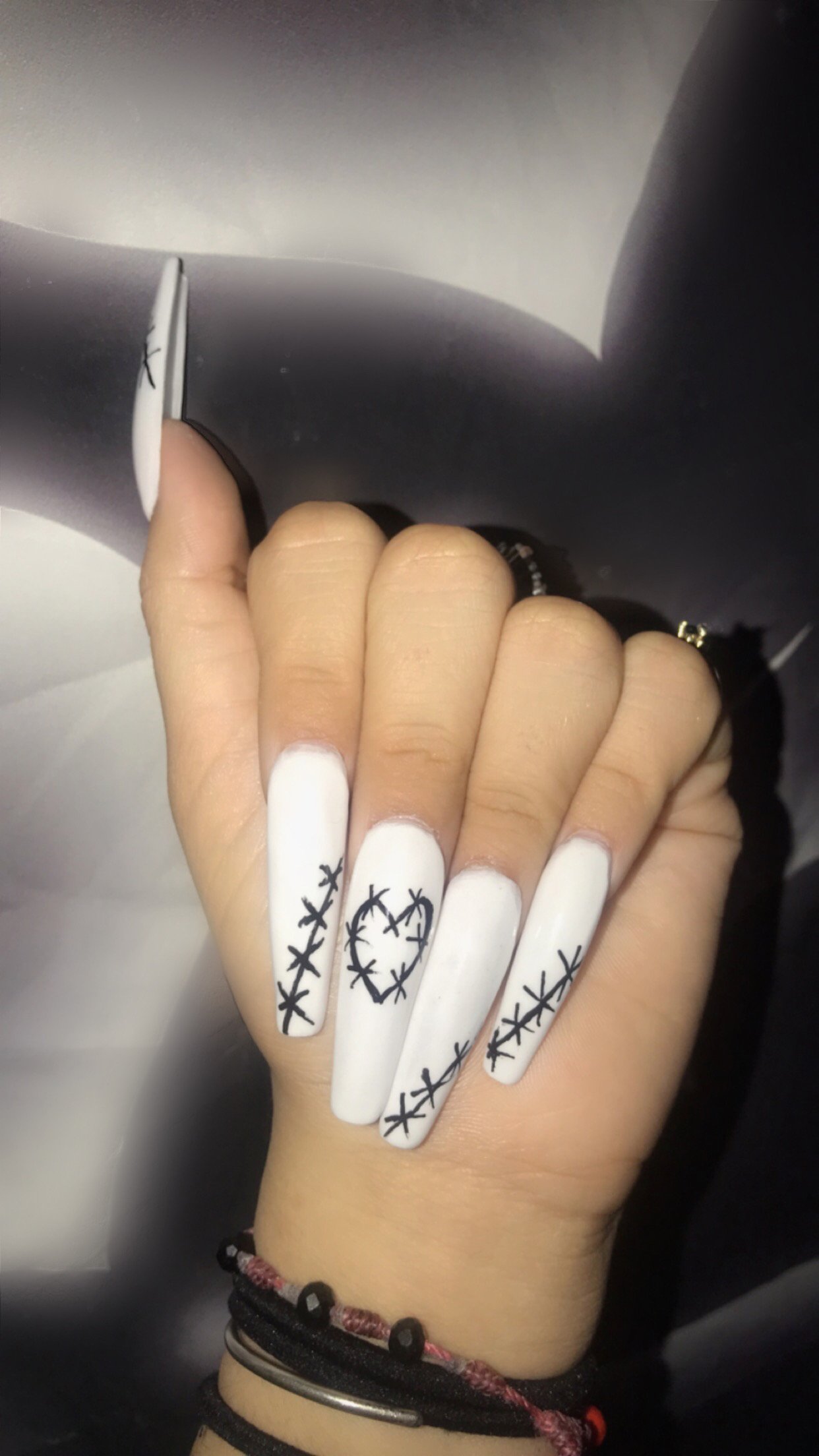 𝕭𝖆𝖗𝖇 𝖂𝖎𝖗𝖊 𝕹𝖆𝖎𝖑𝖘 🤍🖤 | Beauty By $hade