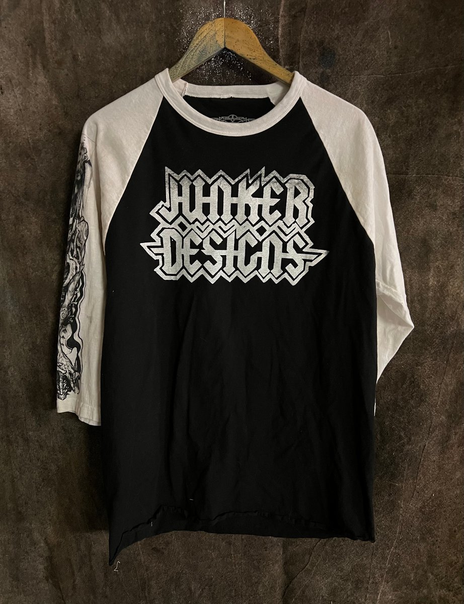 Black Raglan | Junker Designs