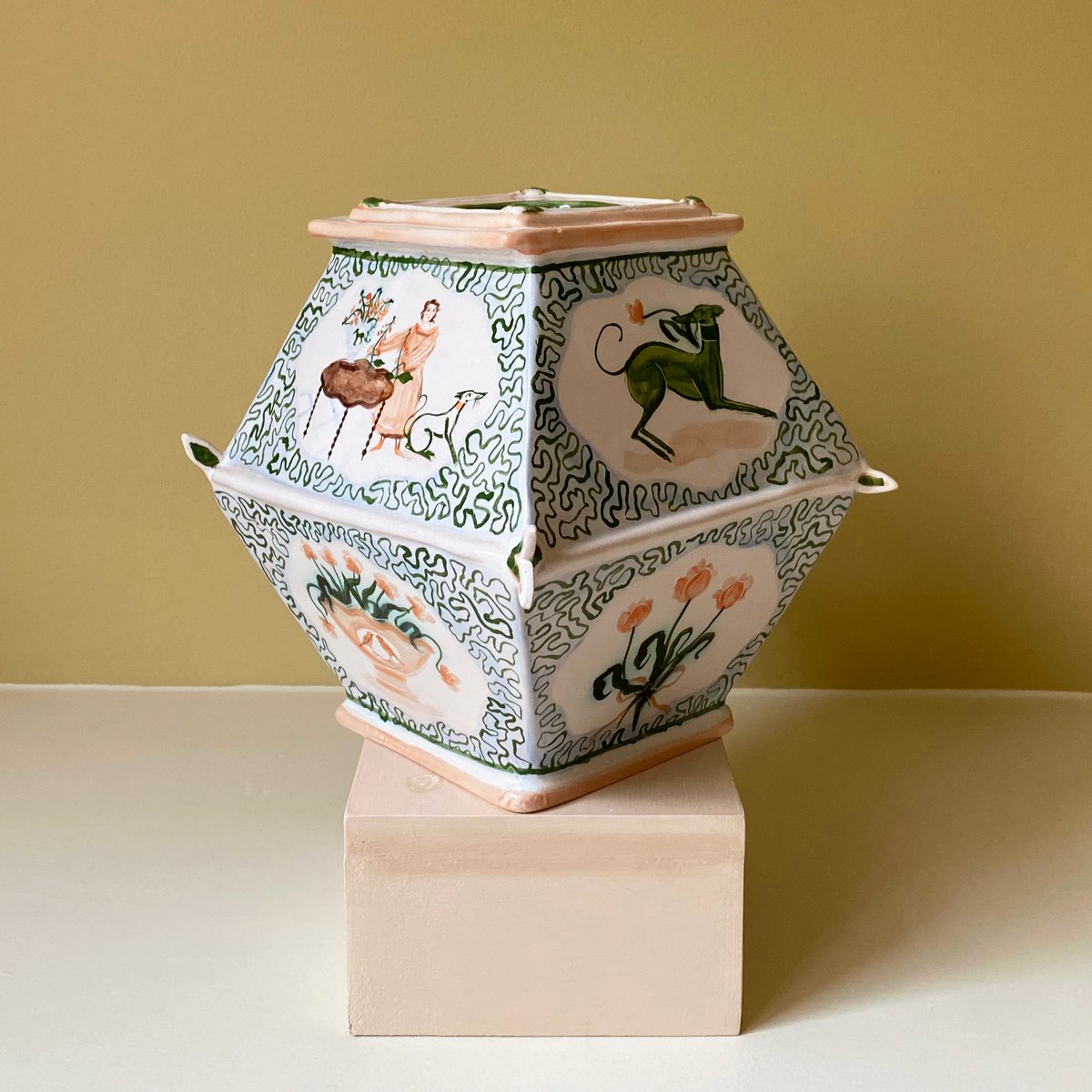 Polly Fern — Arranging Flowers Caddy - Romantic Vase