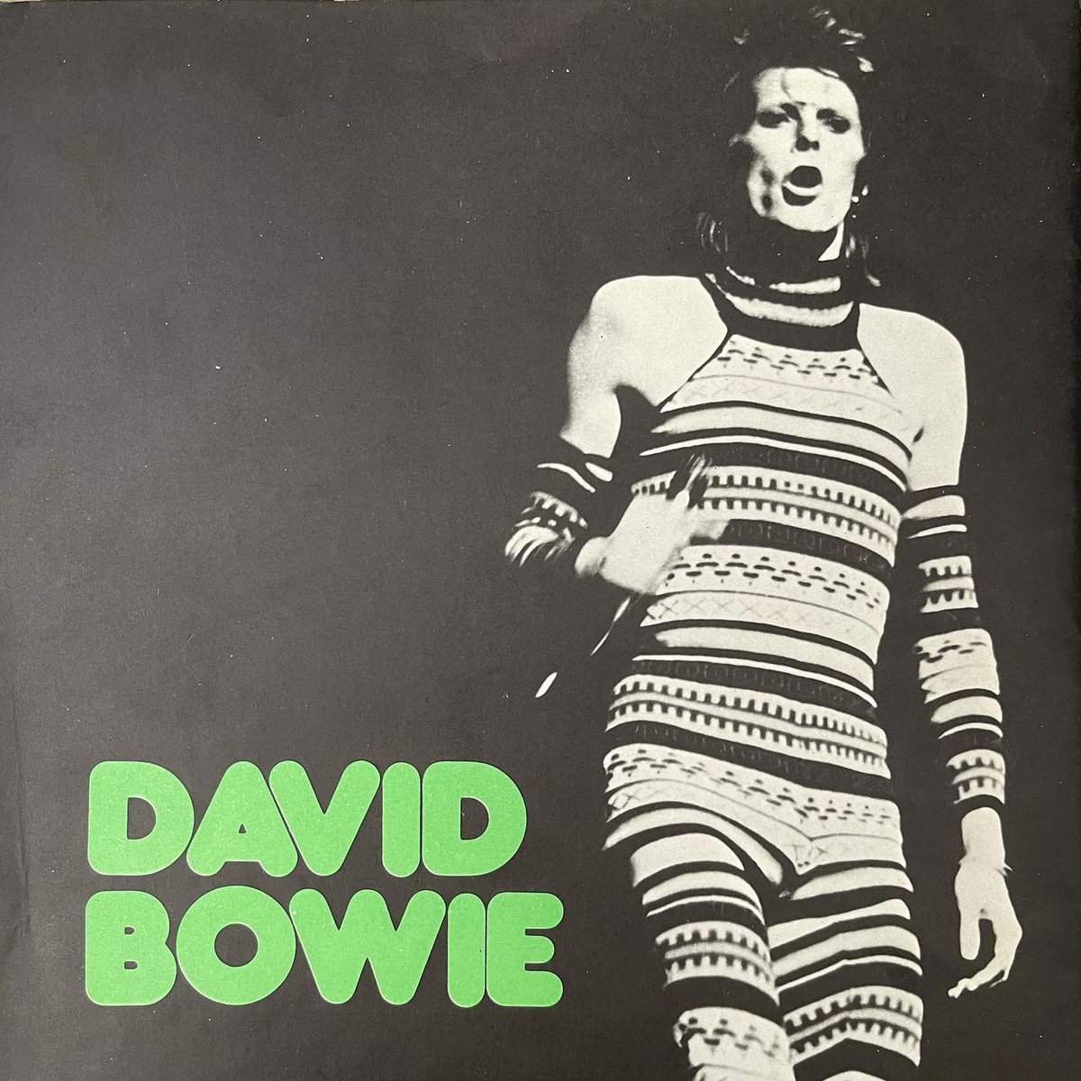 (MODEST) BOOKS — (David Bowie) (Japan RCA Promo Zine)