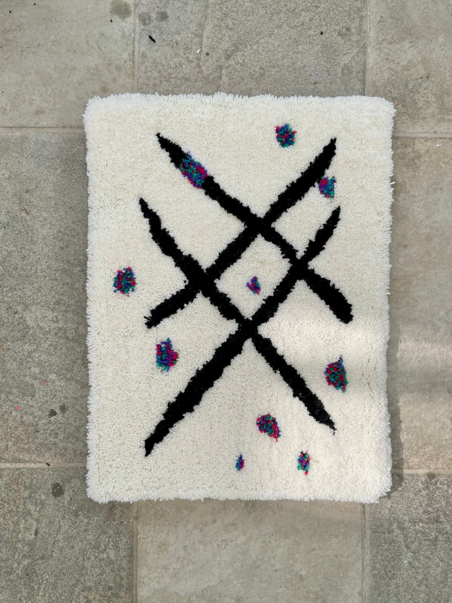 Unruly Gallery — 2 Rogue Sheep / Ronan Dillon