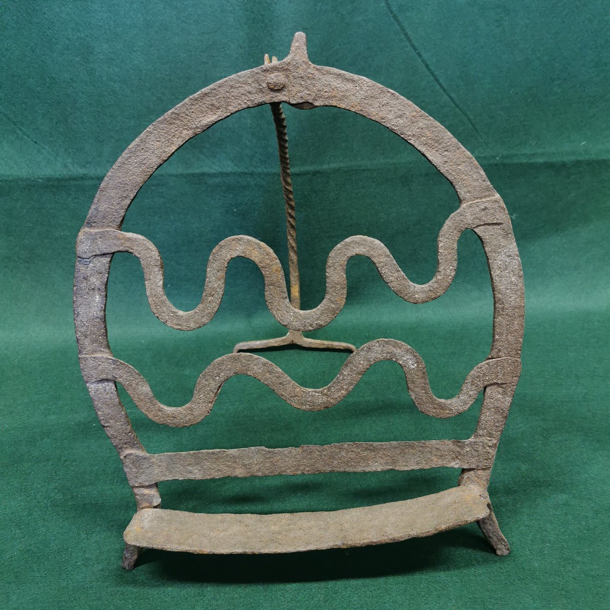 Antique Irish Harnen stand | The Ink Jar