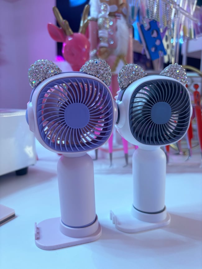 Bling Kitty Fan | The Lash Empire