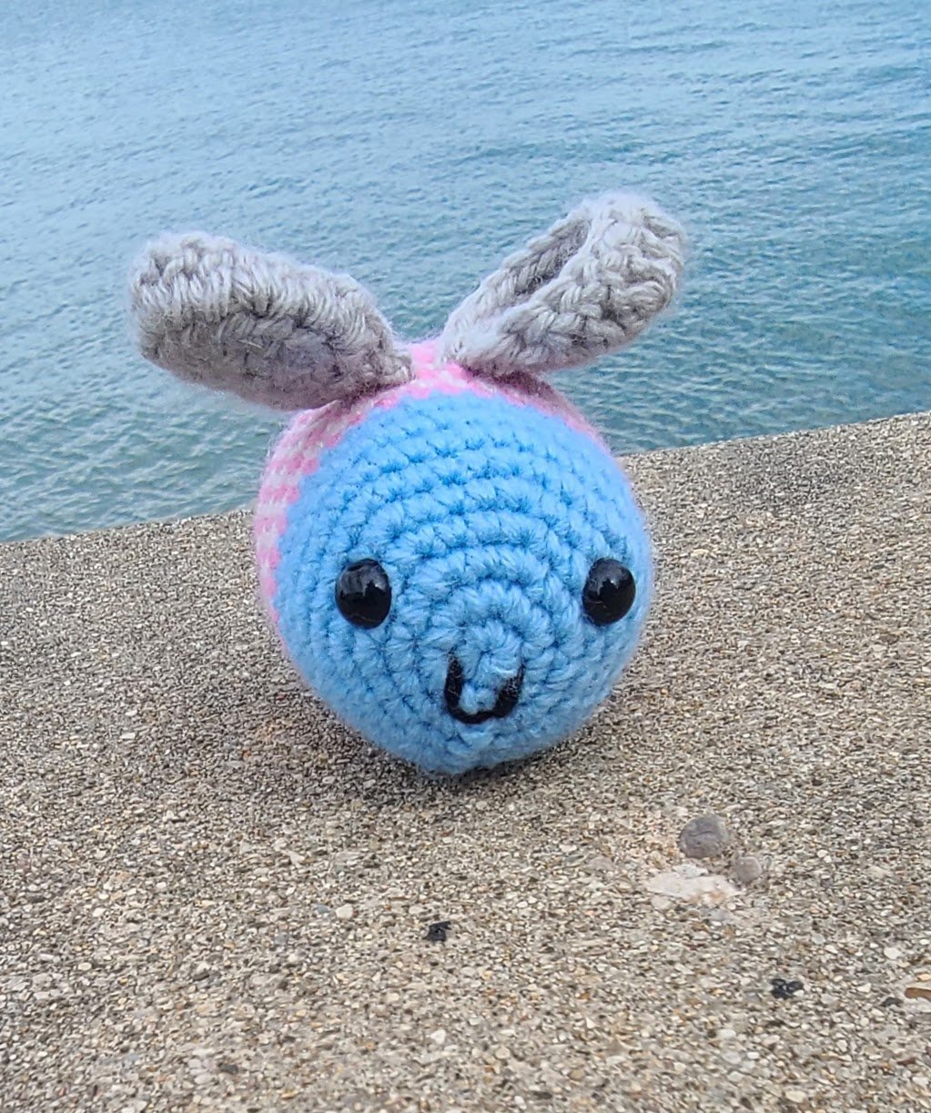 Trans Pride Bee Plushie Fiber Arts Crochet Art & Collectibles etna.com.pe