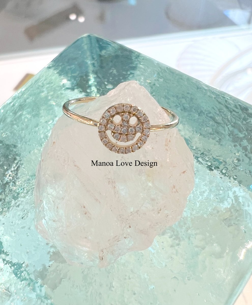 14k solid gold diamond smiley face ring | Manoa Love Design