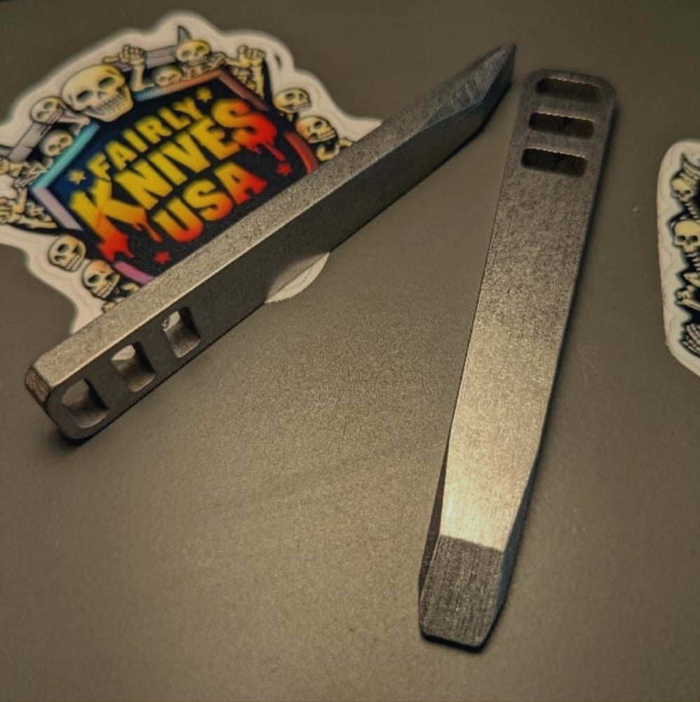 Titanium "Heavy Metal" Pry Bar | Fairly Knives