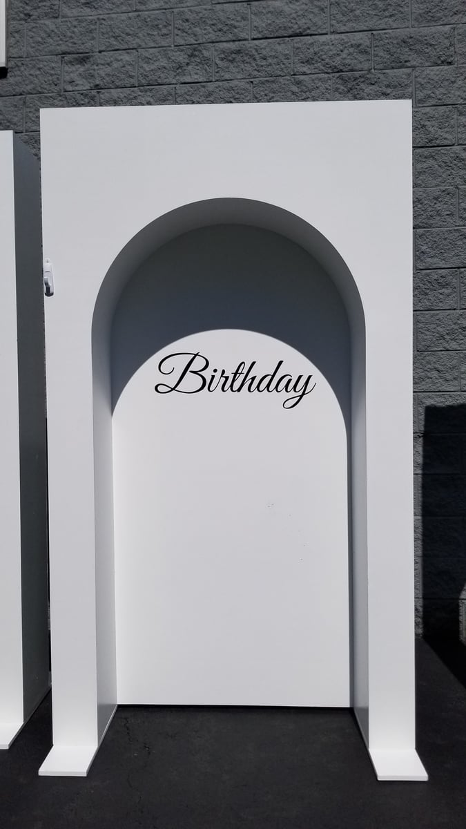 Square U- Shape backdrop wood white | PKLux Party Rentals