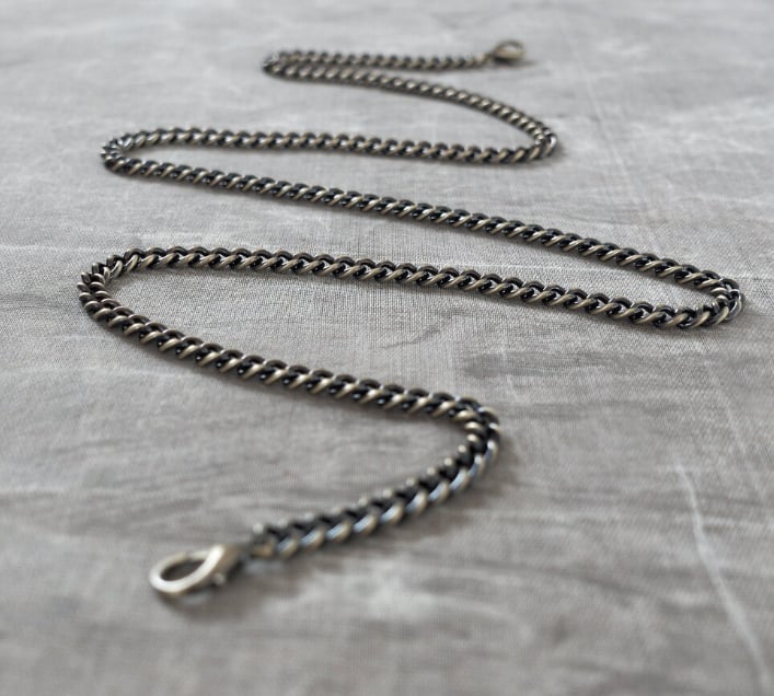 CHAIN HANDLE | Red Ruby Rose