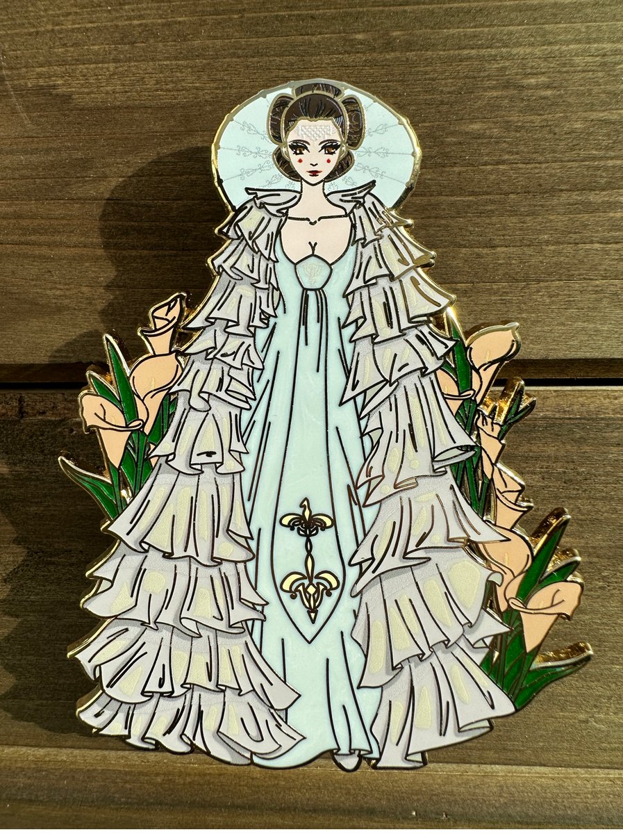 Naboo nouveau parade top pin | Wingapo Pins